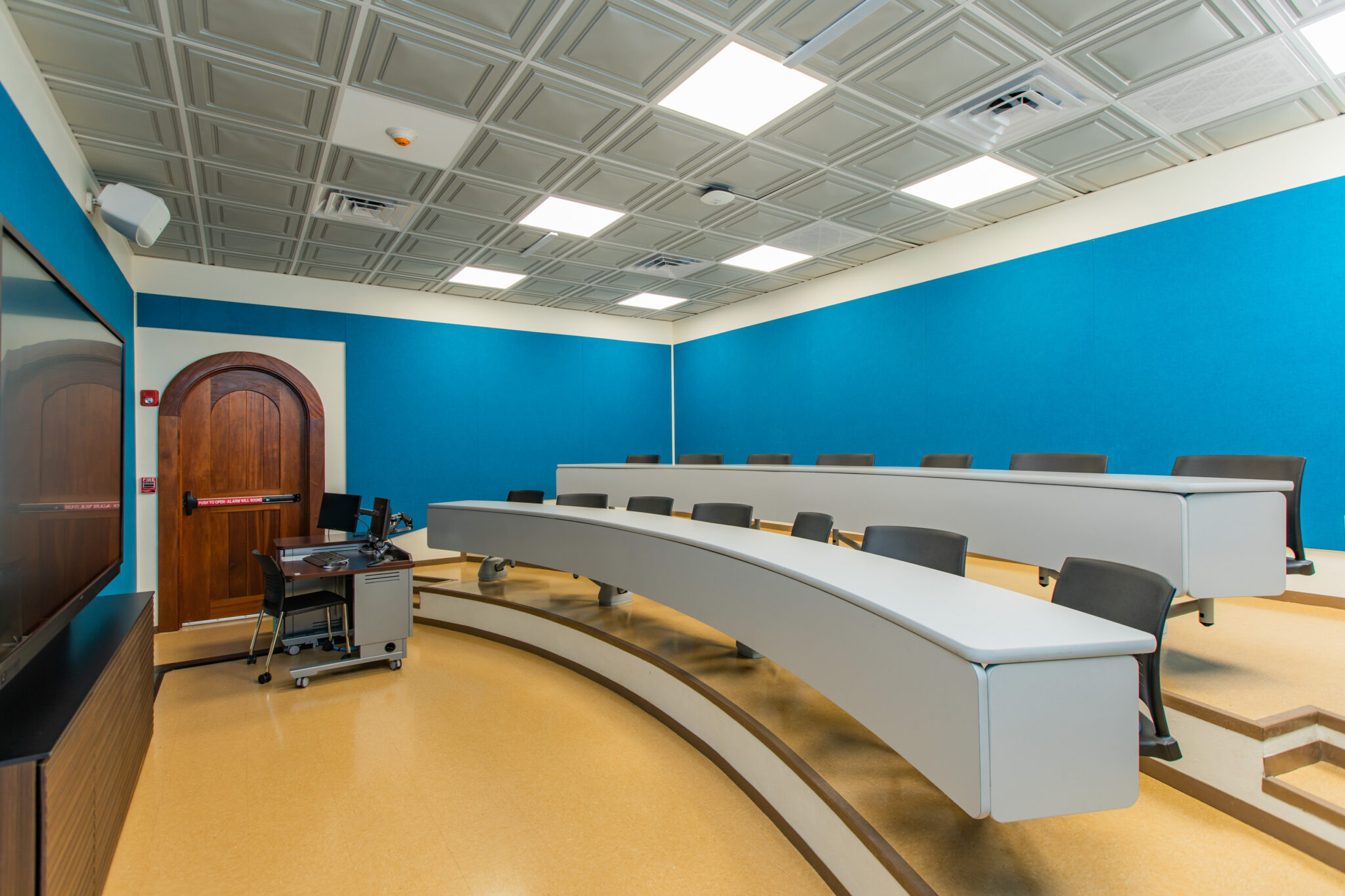 UVI School of Business - Custom Builders VI